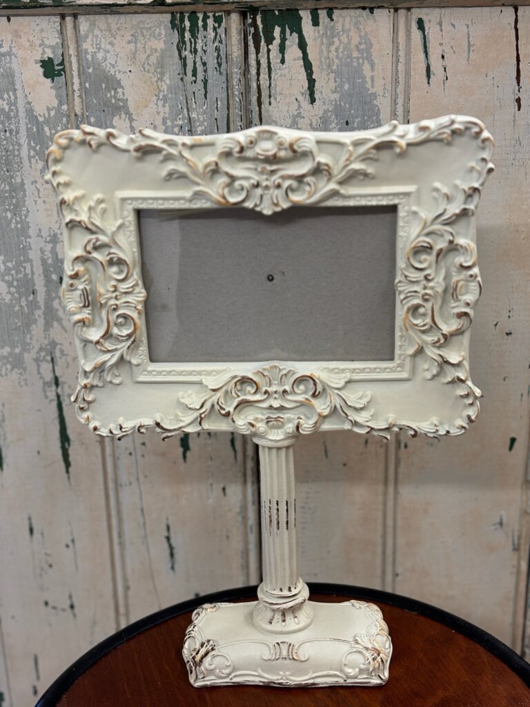 Shabby Chic Small Sign Holder - Lochwood Manor